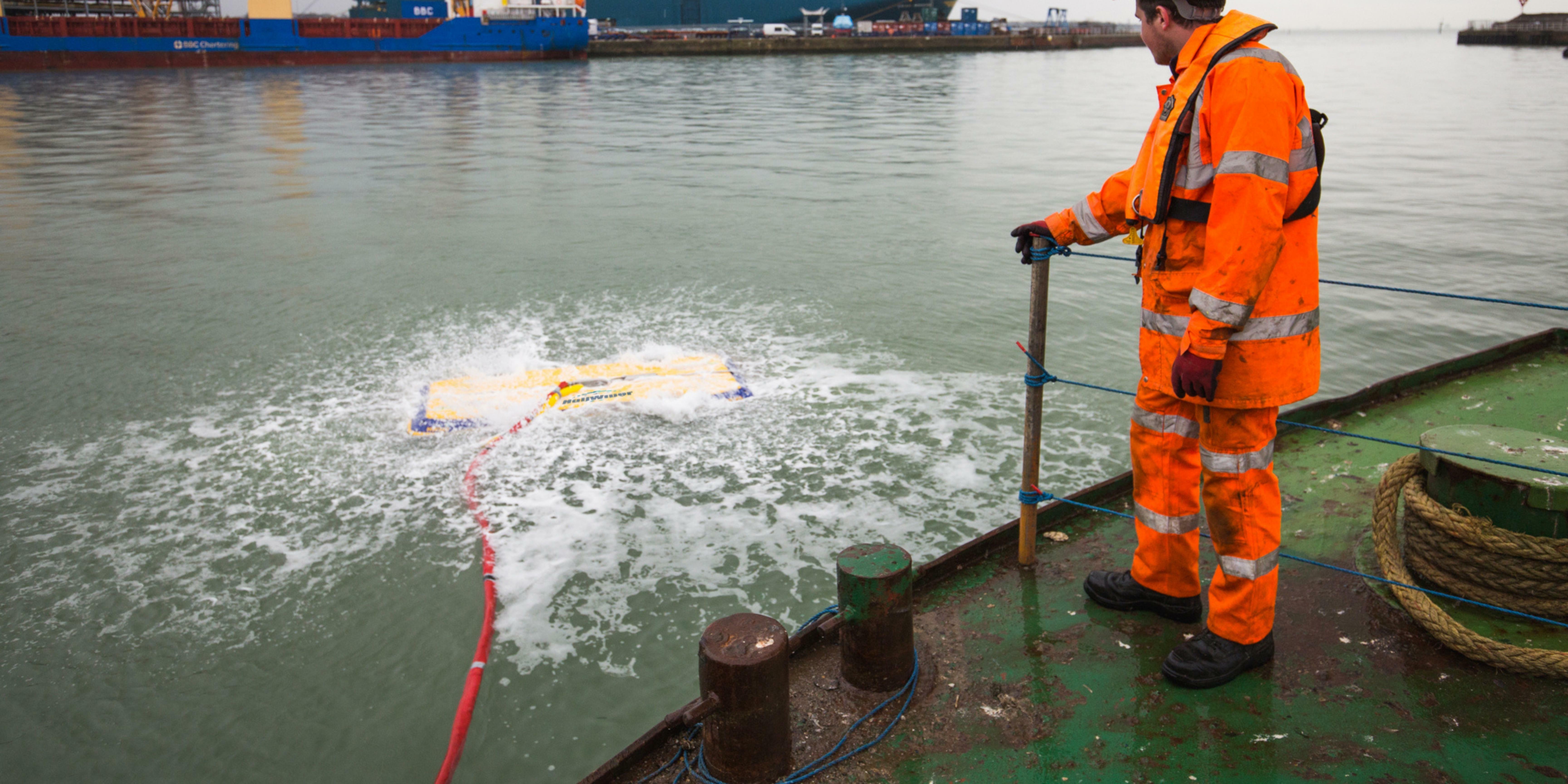 OUR TEAM | HullWiper