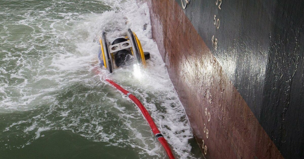 HullWiper | Onboard Solution